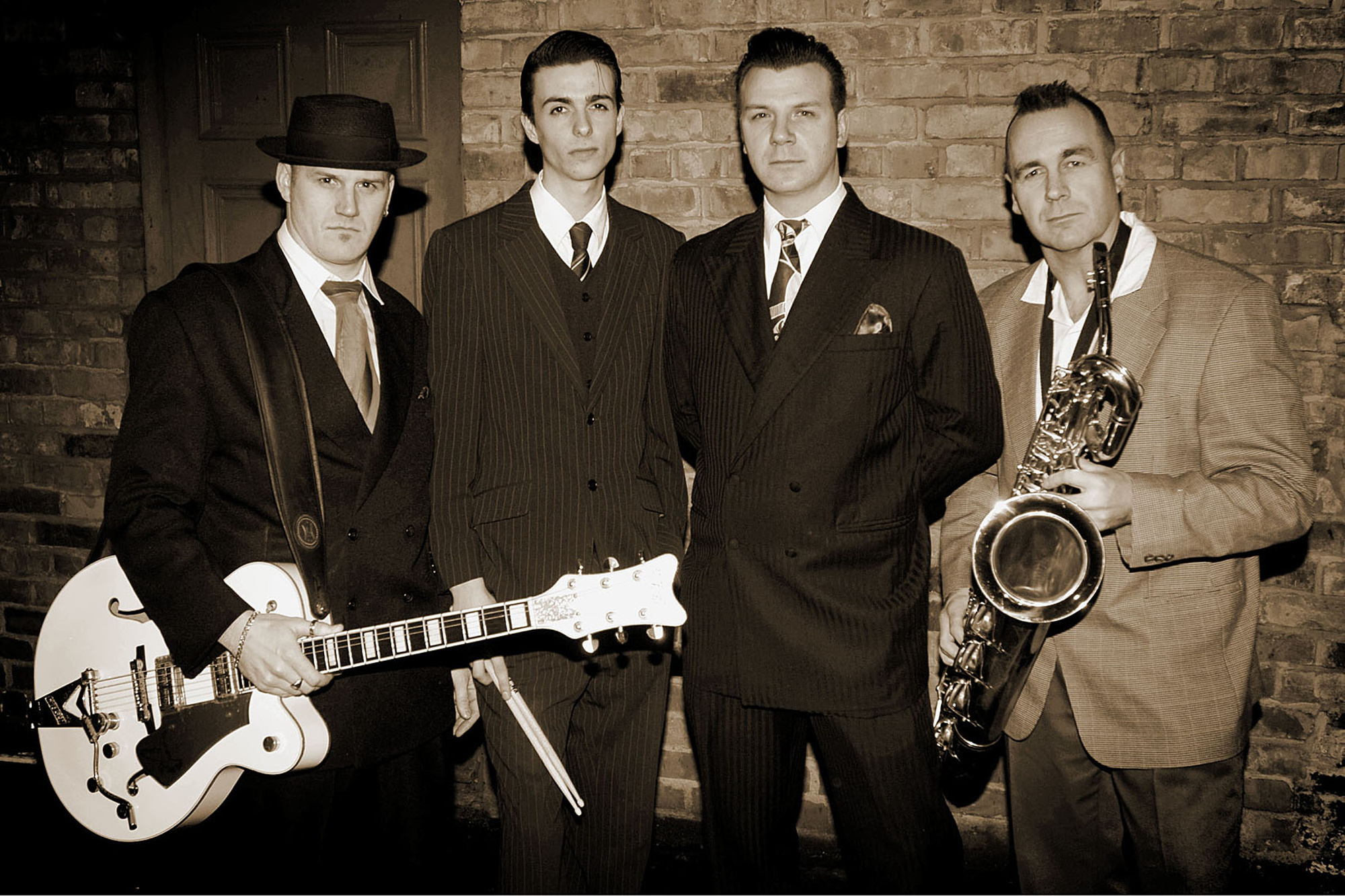 Rock'n'Roll Sturm erwartet uns beim Top-Konzert mit The Revolutionaires ...