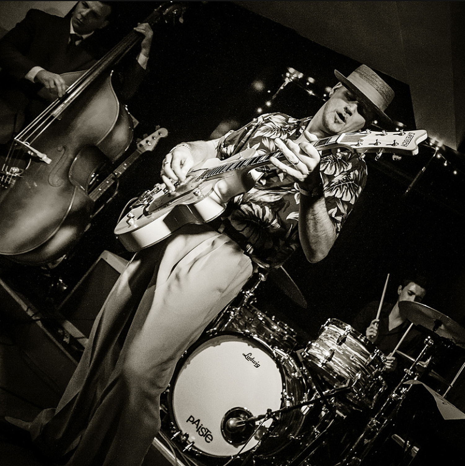 Rock'n'Roll Sturm erwartet uns beim Top-Konzert mit The Revolutionaires ...